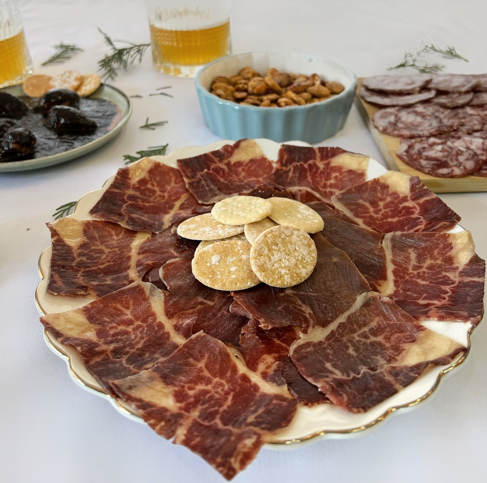 La cecina, uno de esos productos que hace que tu aperitivo suba de ...